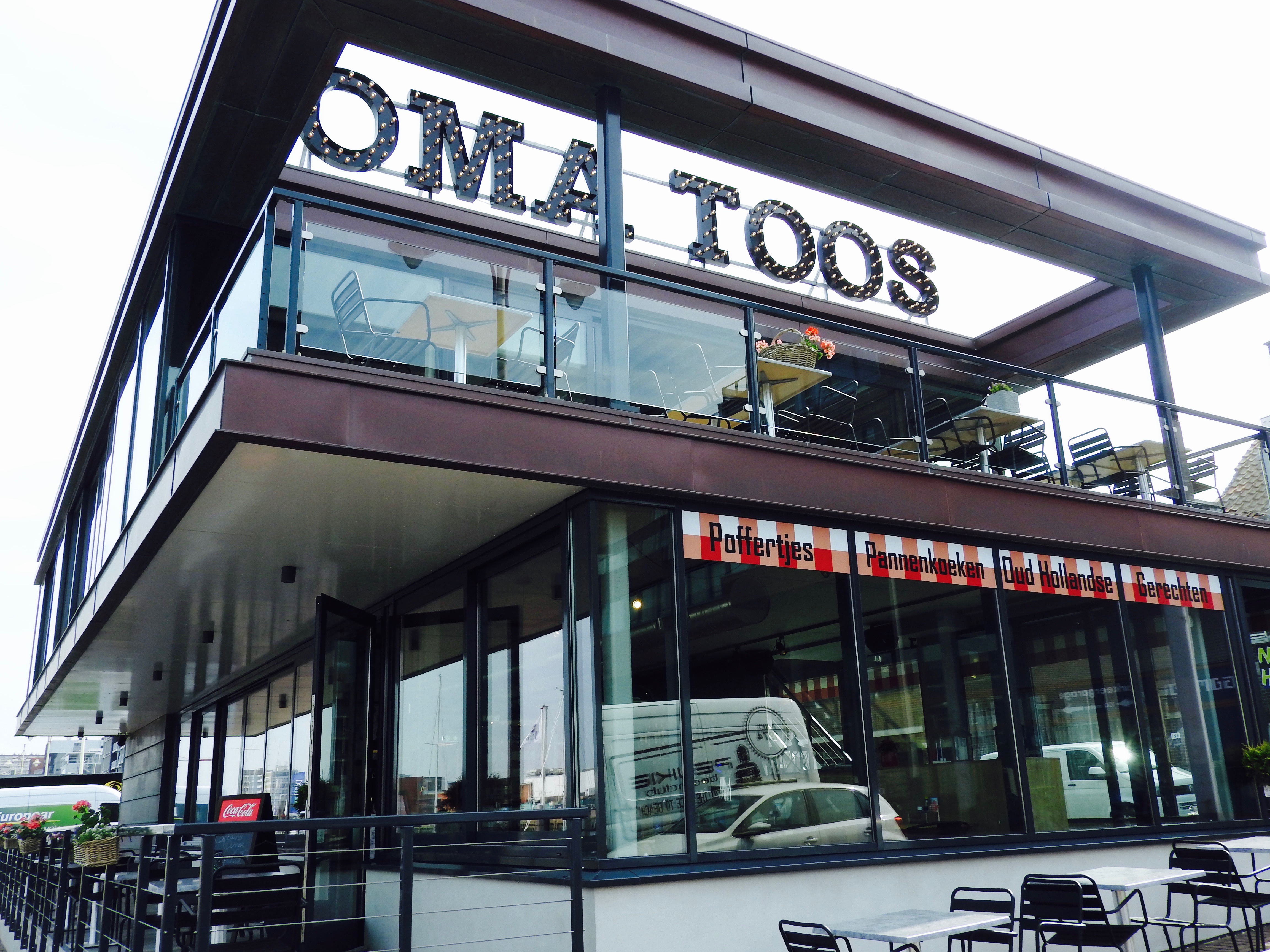 Oma Toos | DenHaag.com