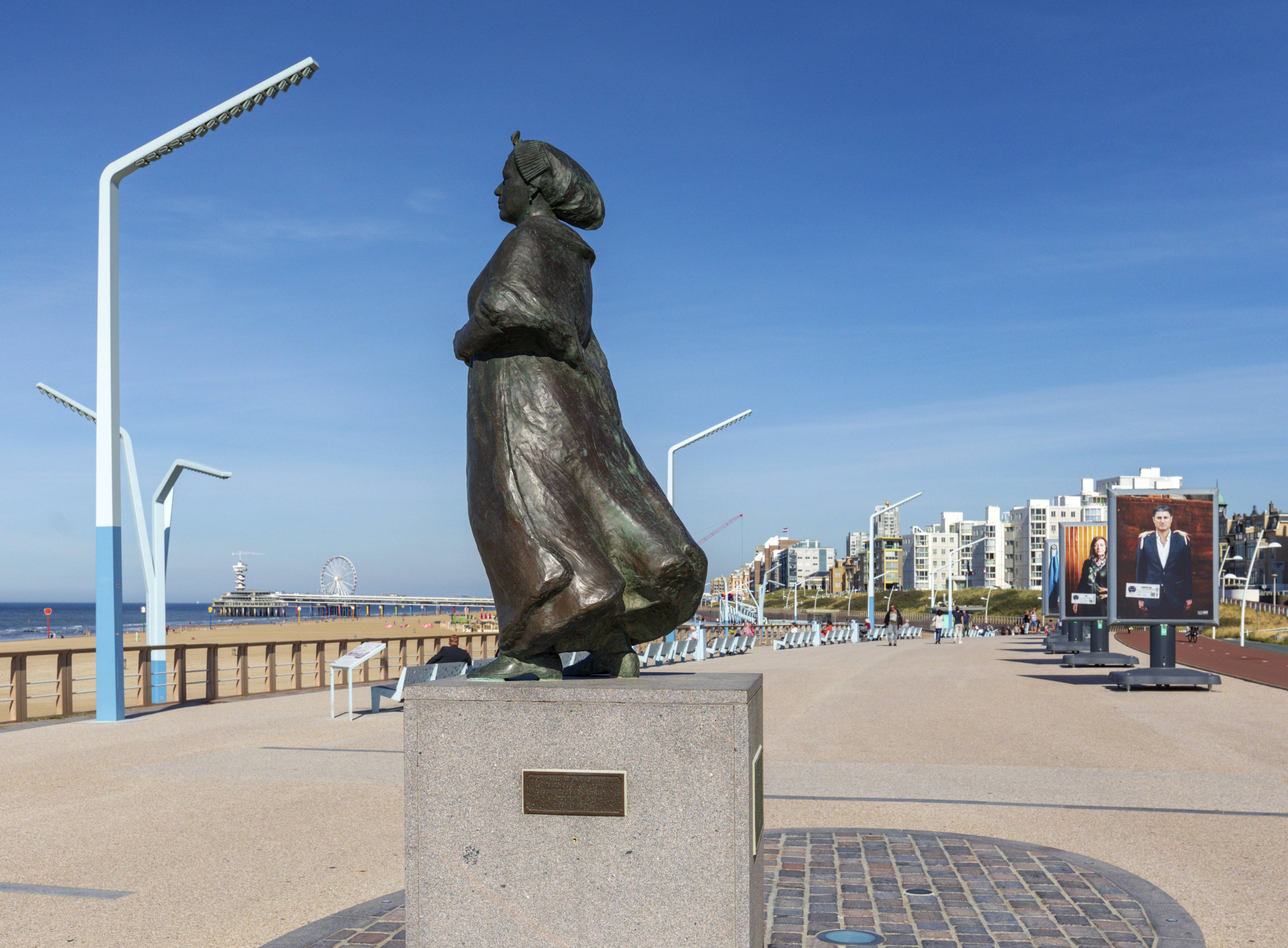 De Scheveningse Vissersvrouw | DenHaag.com