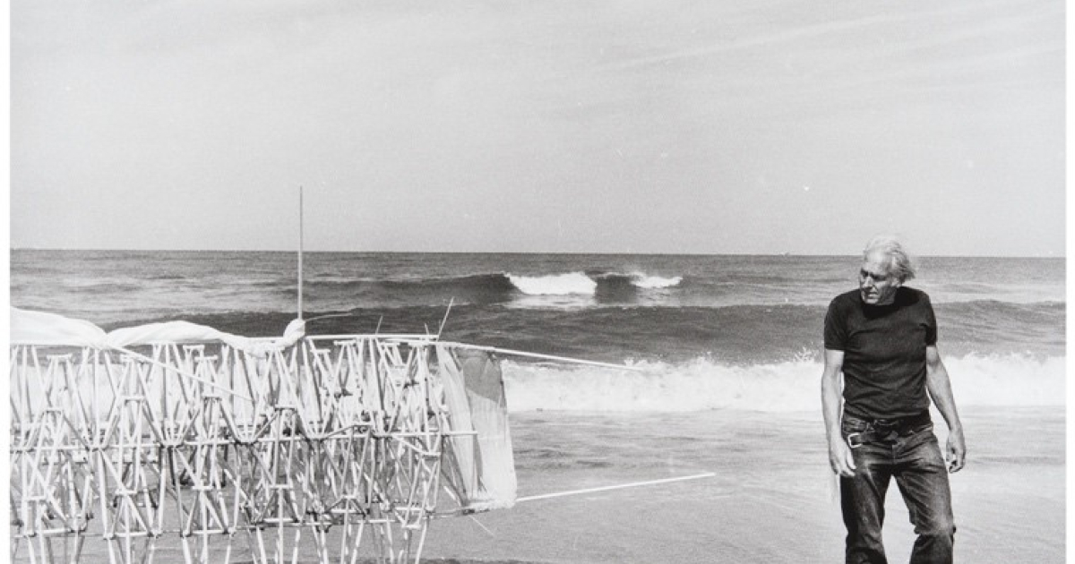 Strandbeesten onderweg naar Kunstmuseum | DenHaag.com